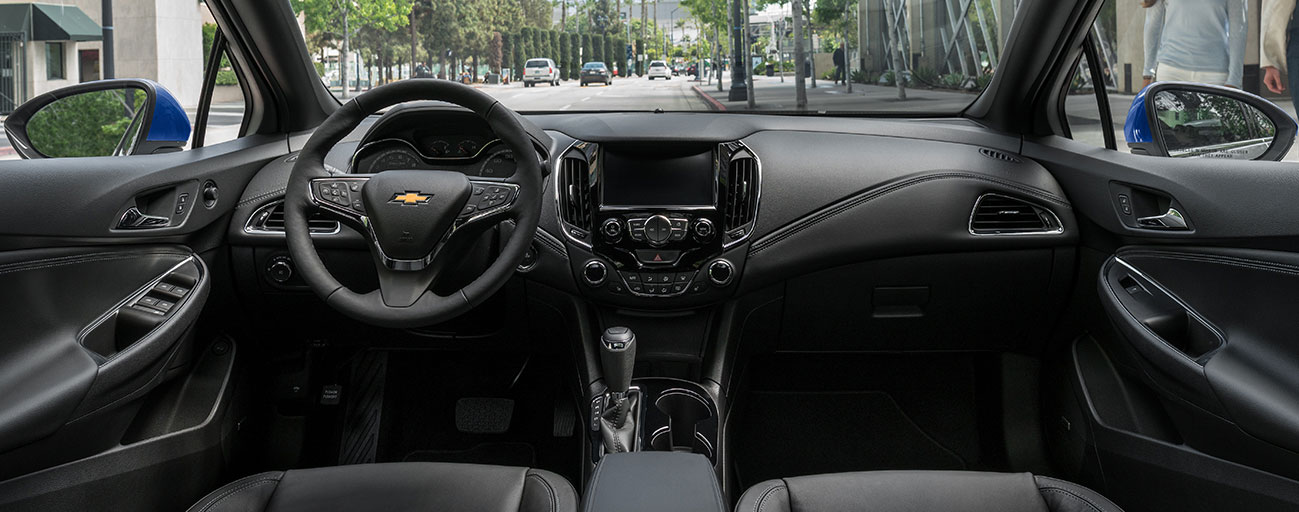 Compare Chevy Cruze vs Malibu | Dan Vaden Chevy Dealer